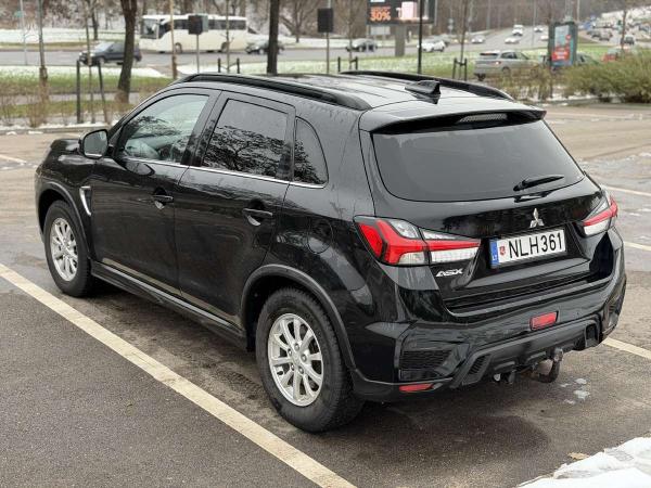 Black Mitsubishi ASX 2020 in Vilnius, with an engine capacity of 2.00 L and mileage of 180 thousand km for 10950 €, photo 8 on AUTOMOTO.COM.LV