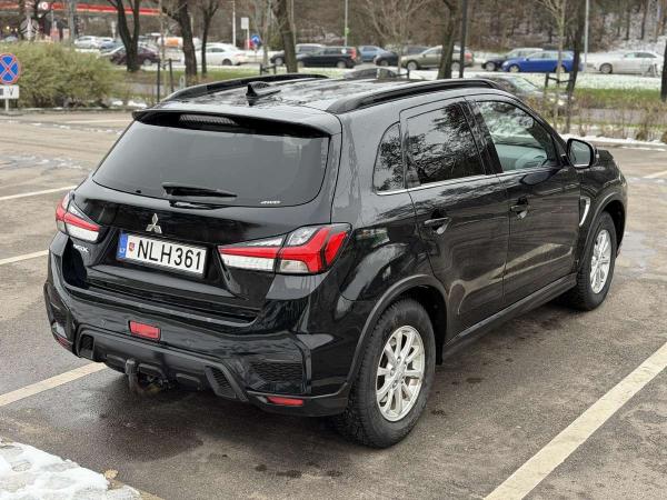 Black Mitsubishi ASX 2020 in Vilnius, with an engine capacity of 2.00 L and mileage of 180 thousand km for 10900 €, photo 7 on AUTOMOTO.COM.LV