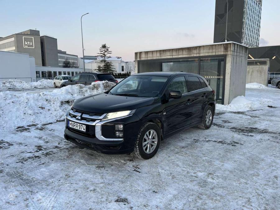 Black Mitsubishi ASX 2020 in Kaunas, with an engine capacity of 2.00 L and mileage of 88 thousand km for 14999 €, photo 1 on AUTOMOTO.COM.LV
