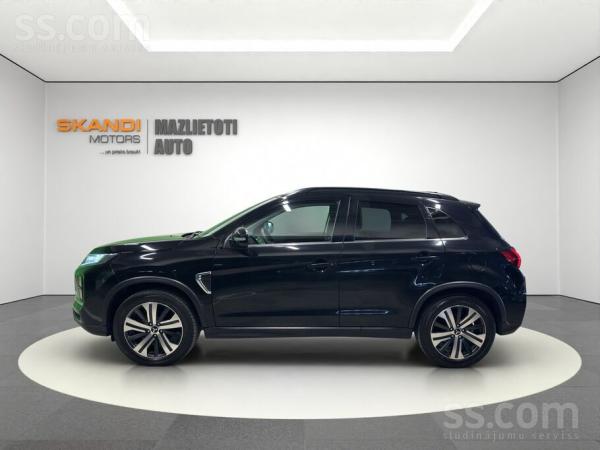 Black Mitsubishi ASX 2020 in Riga, with an engine capacity of 2.00 L and mileage of 90 thousand km for 14990 €, photo 3 on AUTOMOTO.COM.LV