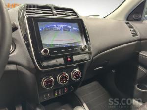 Black Mitsubishi ASX 2020 in Riga, with an engine capacity of 2.00 L and mileage of 90 thousand km for 14990 €, photo 16 on AUTOMOTO.COM.LV