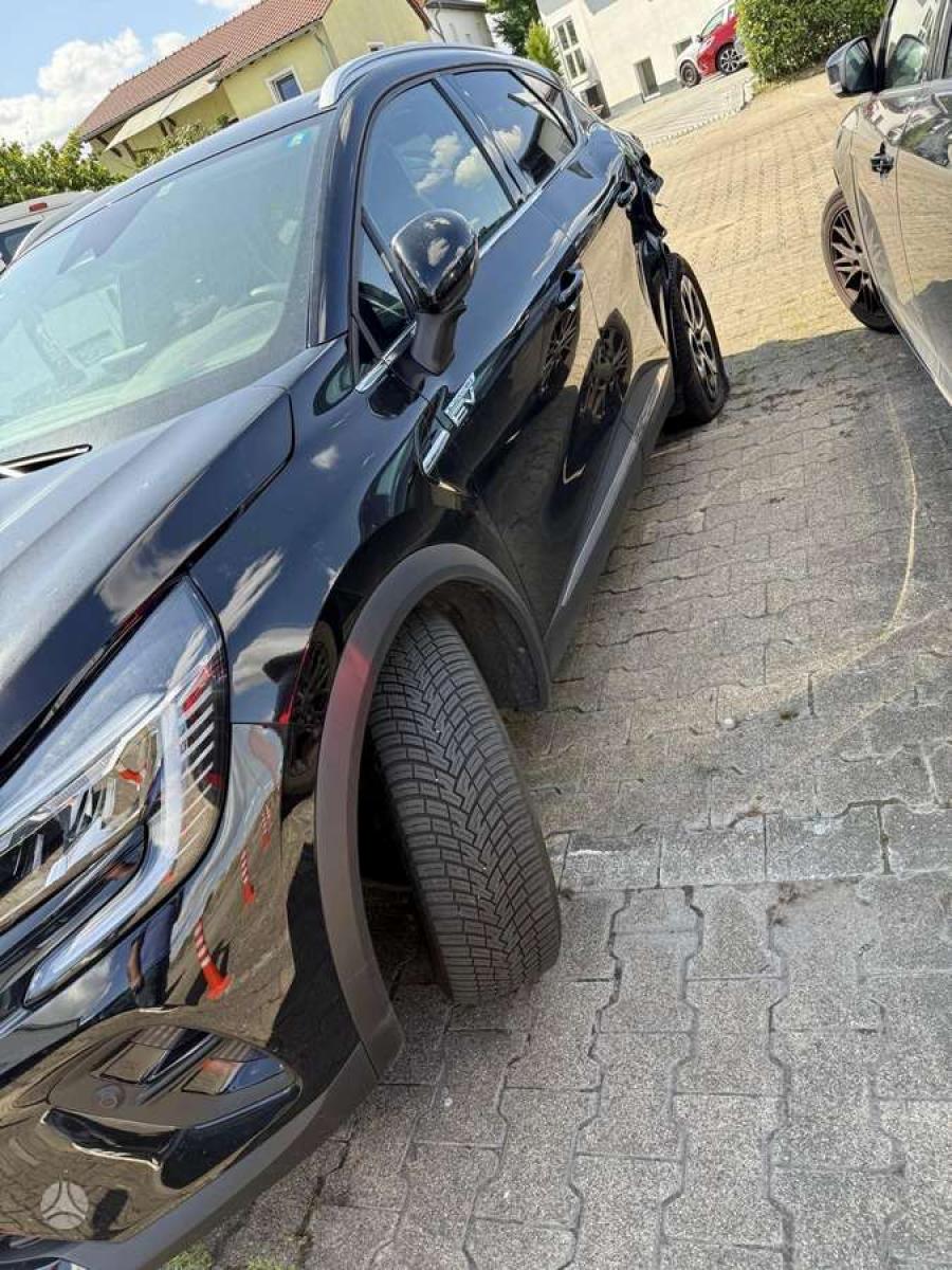 Black Mitsubishi ASX 2024 in Telschi, with an engine capacity of 1.60 L and mileage of 25 thousand km for 13900 €, photo 9 on AUTOMOTO.COM.LV