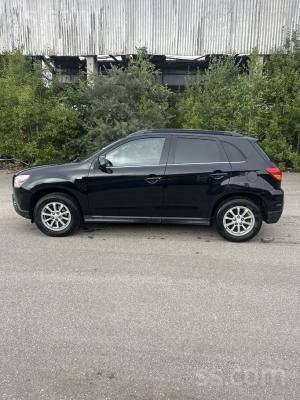 Black Mitsubishi ASX 2011 in Kraslava, with an engine capacity of 1.60 L and mileage of 247 thousand km for 3500 €, photo 3 on AUTOMOTO.COM.LV