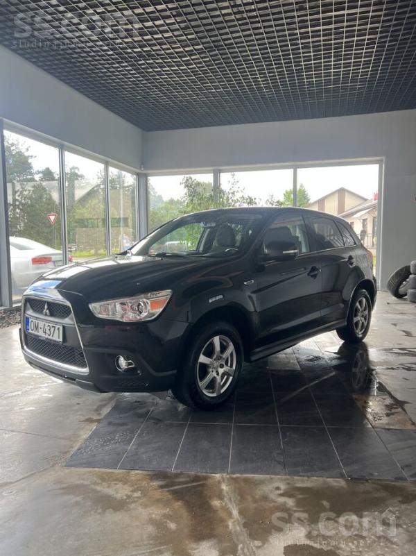 Black Mitsubishi ASX 2012 in Jekabpils, with an engine capacity of 1.80 L and mileage of 297 thousand km for 4200 €, photo 2 on AUTOMOTO.COM.LV