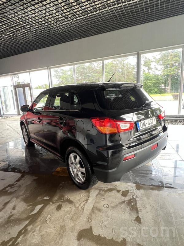 Black Mitsubishi ASX 2012 in Jekabpils, with an engine capacity of 1.80 L and mileage of 297 thousand km for 4200 €, photo 4 on AUTOMOTO.COM.LV