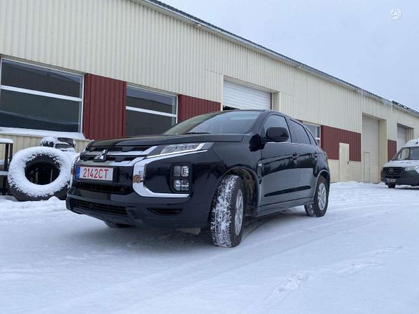 Black Mitsubishi ASX 2020 in Jonava, with an engine capacity of 2.00 L and mileage of 87 thousand km for 15200 €, photo 2 on AUTOMOTO.COM.LV