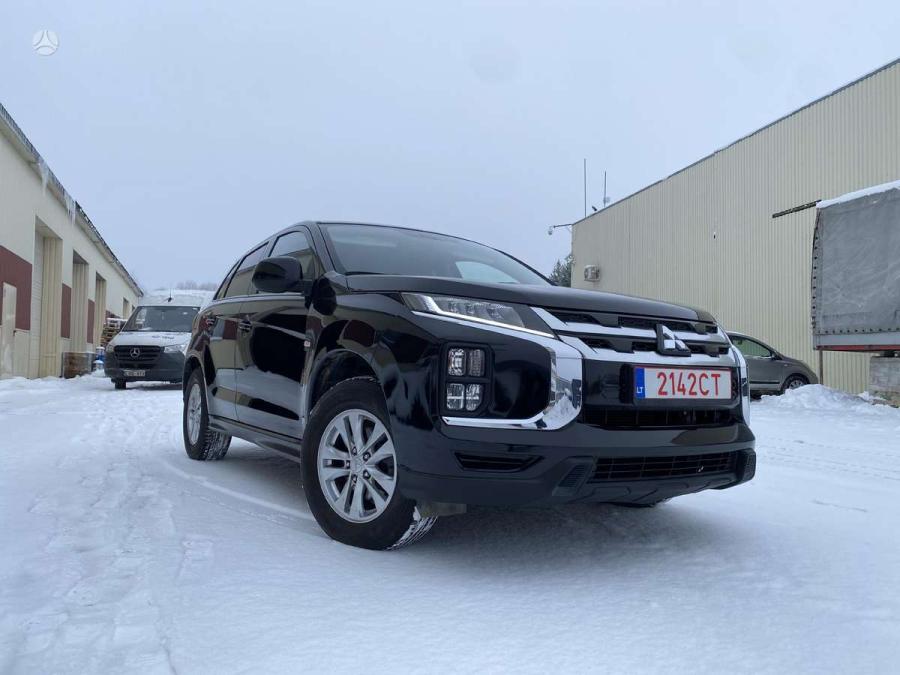 Black Mitsubishi ASX 2020 in Jonava, with an engine capacity of 2.00 L and mileage of 87 thousand km for 15200 €, photo 3 on AUTOMOTO.COM.LV