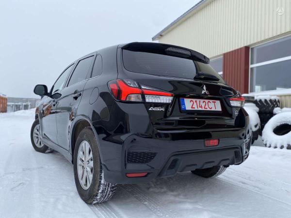 Black Mitsubishi ASX 2020 in Jonava, with an engine capacity of 2.00 L and mileage of 87 thousand km for 15200 €, photo 5 on AUTOMOTO.COM.LV