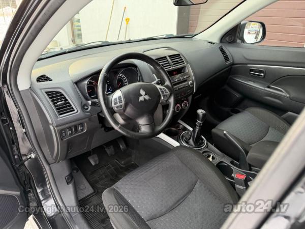 Melns Mitsubishi ASX 2012 Veru, ar dzinēja tilpumu 1.80 L un nobraukumu 268 tūkst. km par 5490 €, foto 5 vietnē AUTOMOTO.COM.LV