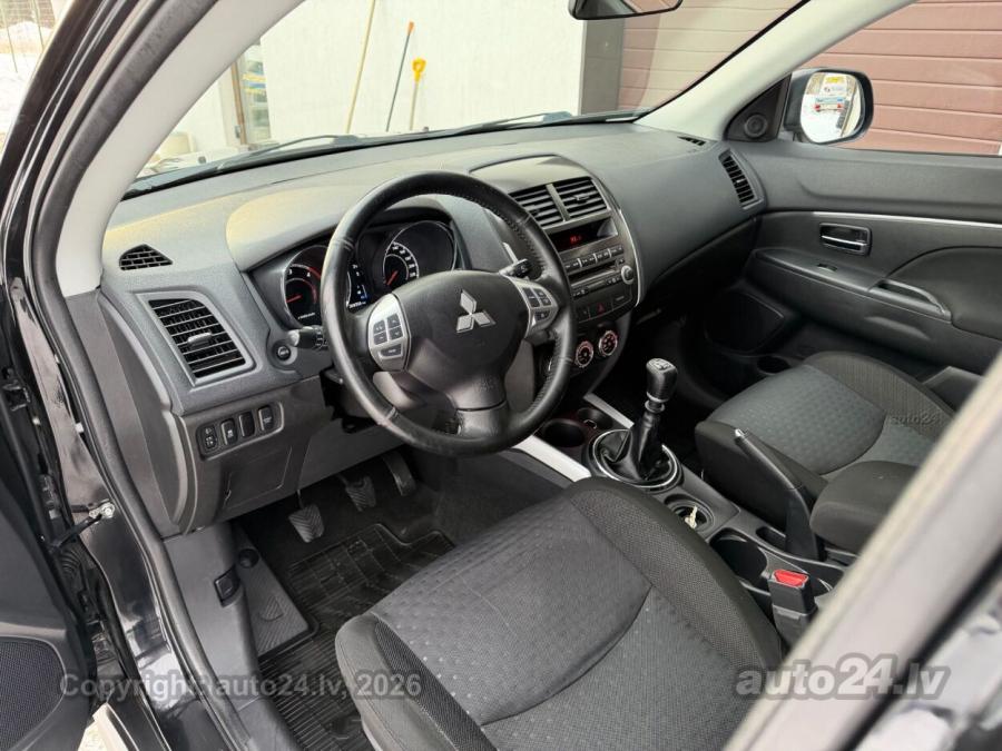 Melns Mitsubishi ASX 2012 Veru, ar dzinēja tilpumu 1.80 L un nobraukumu 268 tūkst. km par 5490 €, foto 5 vietnē AUTOMOTO.COM.LV