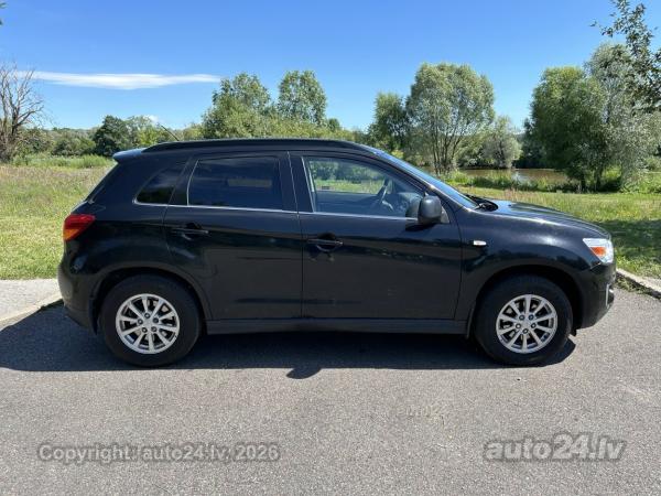 Black Mitsubishi ASX 2013 in Tallinn, with an engine capacity of 1.60 L and mileage of 228 thousand km for 4000 €, photo 3 on AUTOMOTO.COM.LV