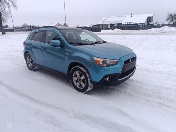 Blue Mitsubishi ASX 2010 in Silute, with an engine capacity of 1.80 L and mileage of 246 thousand km for 4200 €, photo 3 on AUTOMOTO.COM.LV
