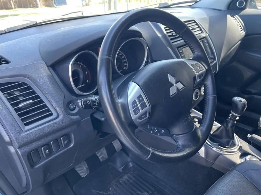 Zils Mitsubishi ASX 2010 Jūrmala, ar dzinēja tilpumu 1.80 L un nobraukumu 215 tūkst. km par 5450 €, foto 22 vietnē AUTOMOTO.COM.LV