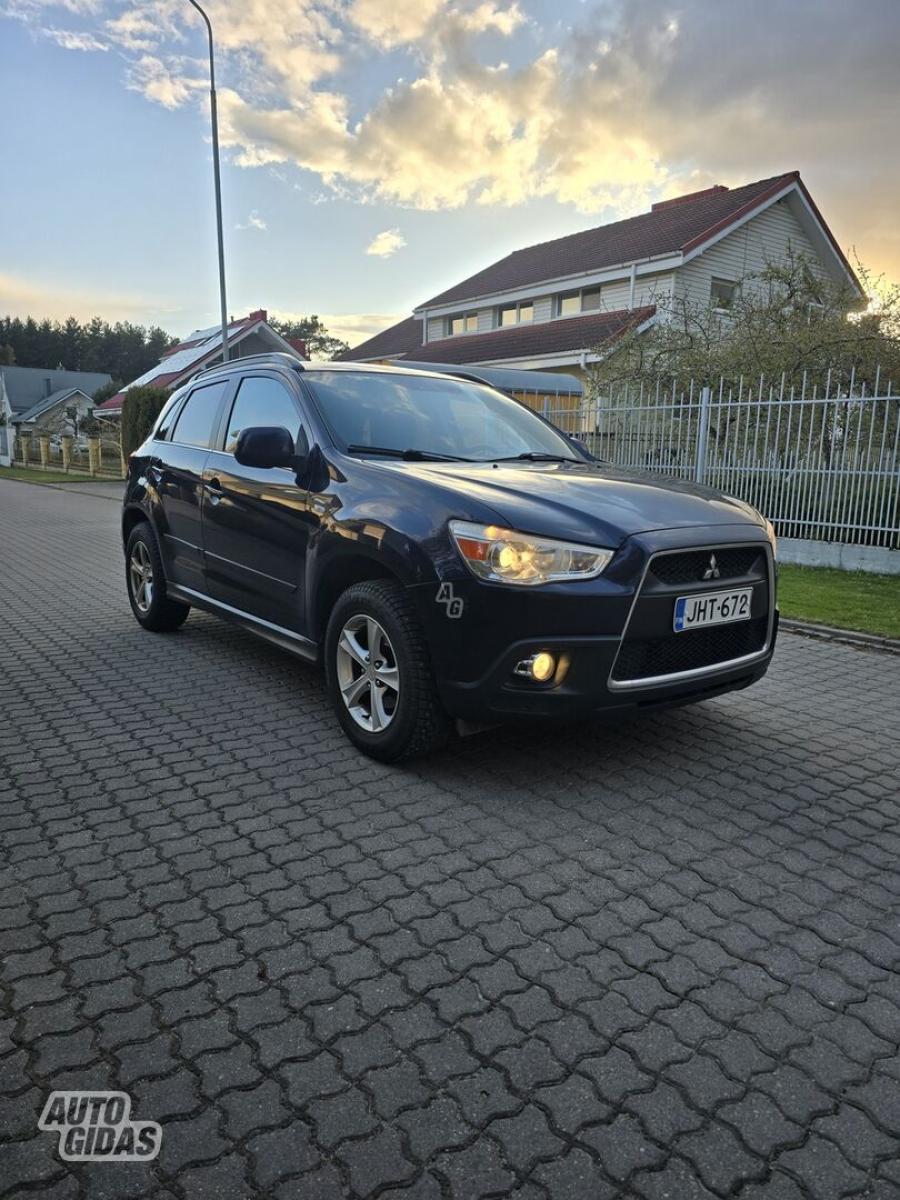 Blue Mitsubishi ASX 2011 in Vilnius, with an engine capacity of 1.80 L and mileage of 329 thousand km for 3650 €, photo 4 on AUTOMOTO.COM.LV
