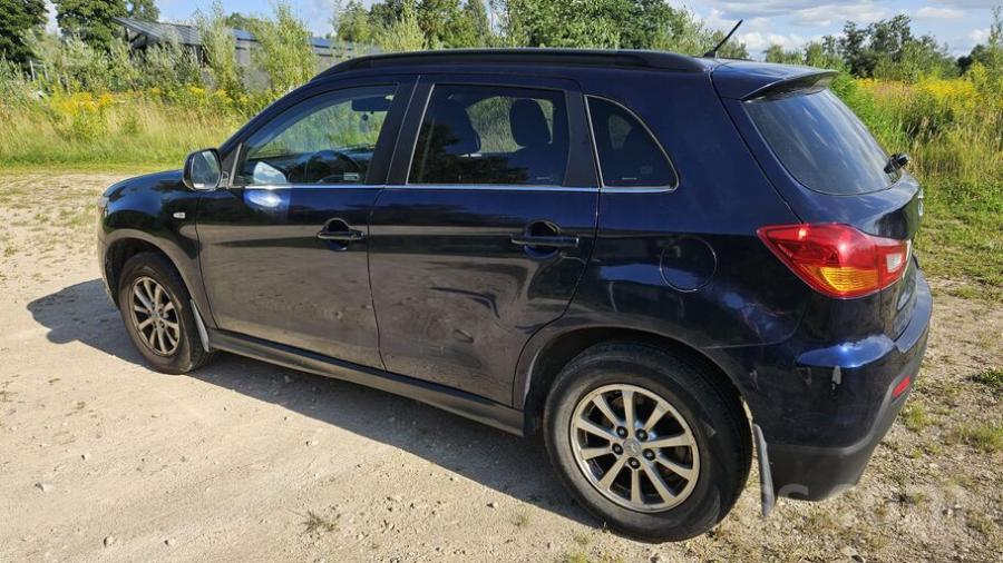 Blue Mitsubishi ASX 2011 in Riga, with an engine capacity of 1.60 L and mileage of 250 thousand km for 2800 €, photo 9 on AUTOMOTO.COM.LV