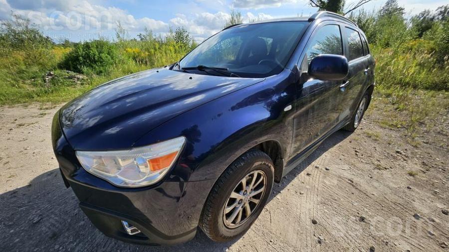 Blue Mitsubishi ASX 2011 in Riga, with an engine capacity of 1.60 L and mileage of 250 thousand km for 2800 €, photo 12 on AUTOMOTO.COM.LV