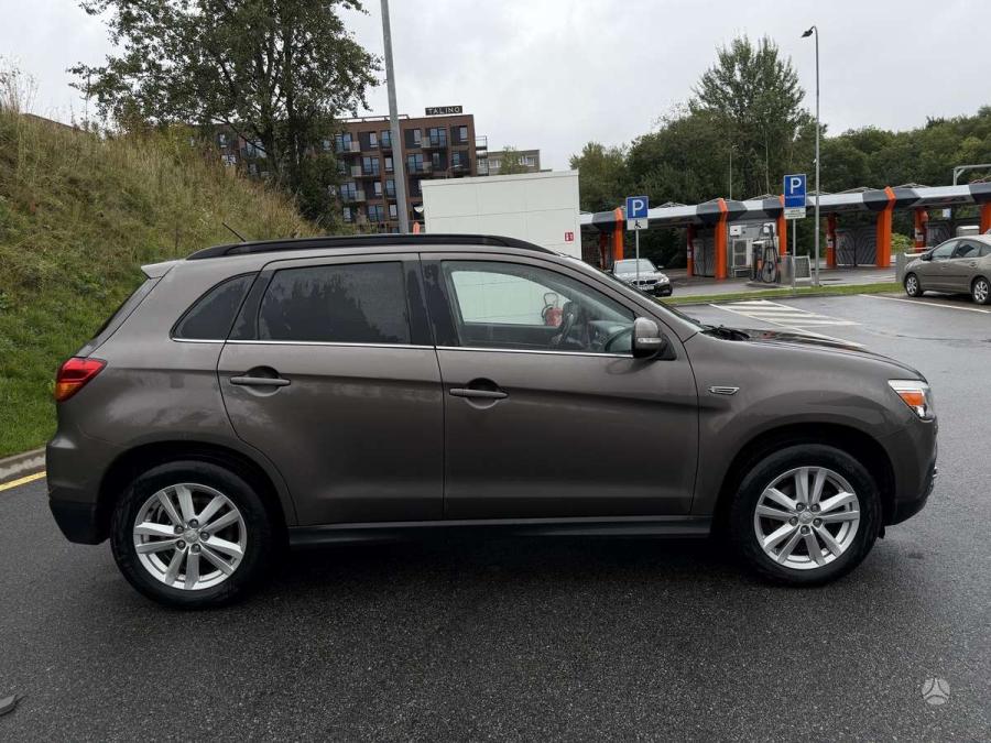 Brūns Mitsubishi ASX 2011 Viļņa, ar dzinēja tilpumu 1.80 L un nobraukumu 218 tūkst. km par 3600 €, foto 9 vietnē AUTOMOTO.COM.LV