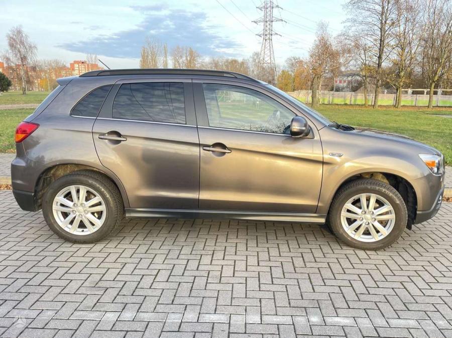 Brown Mitsubishi ASX 2012 in Klaipeda, with an engine capacity of 1.59 L and mileage of 255 thousand km for 4500 €, photo 1 on AUTOMOTO.COM.LV
