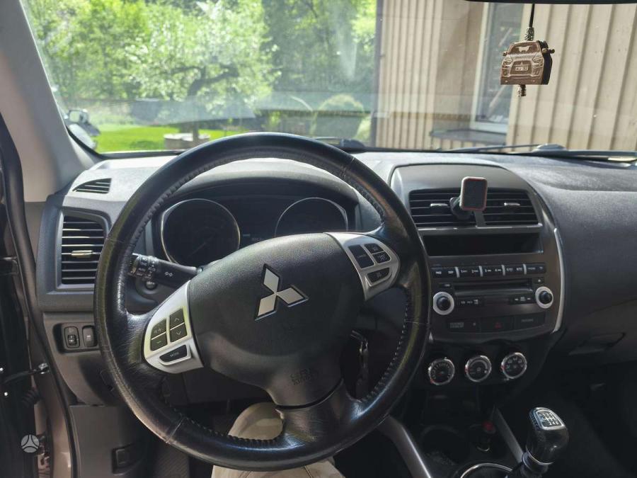 Brūns Mitsubishi ASX 2012 Kauņa, ar dzinēja tilpumu 1.80 L un nobraukumu 250 tūkst. km par 4700 €, foto 5 vietnē AUTOMOTO.COM.LV