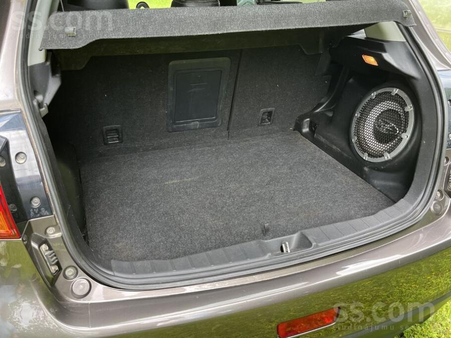 Grey Mitsubishi ASX 2013 in Ogre, with an engine capacity of 2.20 L and mileage of 211 thousand km for 7900 €, photo 13 on AUTOMOTO.COM.LV
