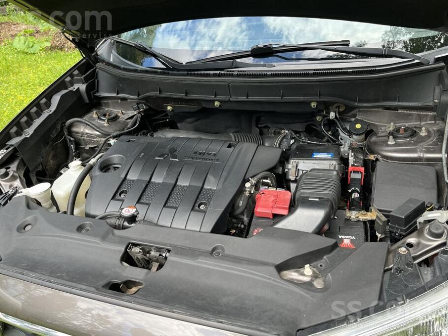 Grey Mitsubishi ASX 2013 in Ogre, with an engine capacity of 2.20 L and mileage of 211 thousand km for 7900 €, photo 14 on AUTOMOTO.COM.LV