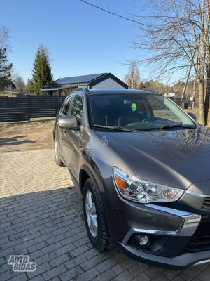 Brown Mitsubishi ASX 2017 in Vilnius, with an engine capacity of 2.20 L and mileage of 179 thousand km for 12000 €, photo 4 on AUTOMOTO.COM.LV