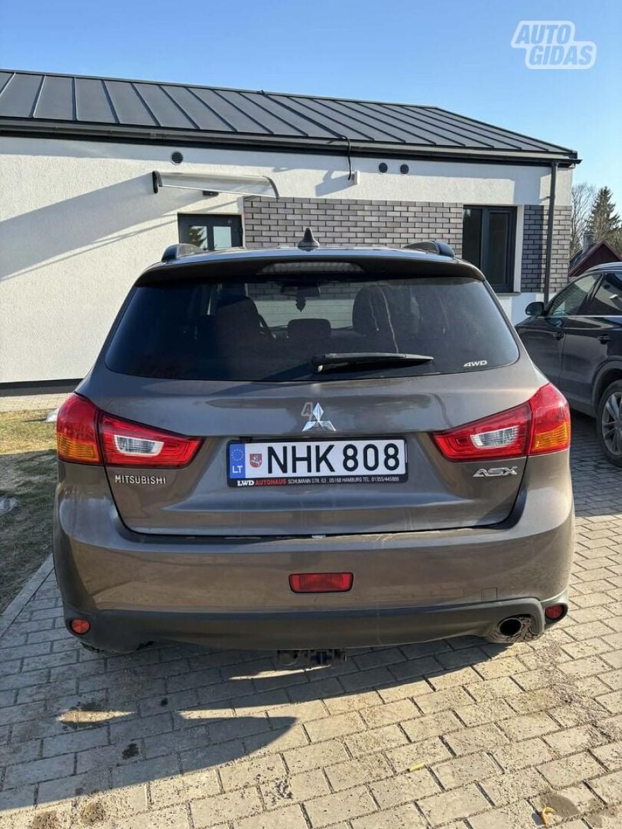 Brown Mitsubishi ASX 2017 in Vilnius, with an engine capacity of 2.20 L and mileage of 179 thousand km for 12000 €, photo 6 on AUTOMOTO.COM.LV