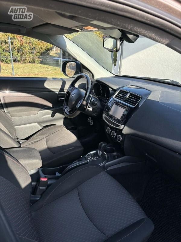 Brown Mitsubishi ASX 2017 in Vilnius, with an engine capacity of 2.20 L and mileage of 179 thousand km for 12000 €, photo 8 on AUTOMOTO.COM.LV