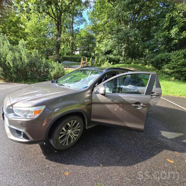 Brown Mitsubishi ASX 2017 in Riga, with an engine capacity of 2.20 L and mileage of 484 thousand km for 12000 €, photo 3 on AUTOMOTO.COM.LV