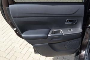 Brūns Mitsubishi ASX 2020 Viļņa, ar dzinēja tilpumu 2.00 L un nobraukumu 111 tūkst. km par 15500 €, foto 25 vietnē AUTOMOTO.COM.LV