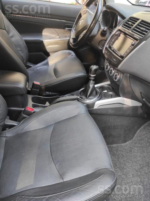 Brūns Mitsubishi ASX 2014 Rīga, ar dzinēja tilpumu 1.80 L un nobraukumu 119 tūkst. km par 9200 €, foto 6 vietnē AUTOMOTO.COM.LV