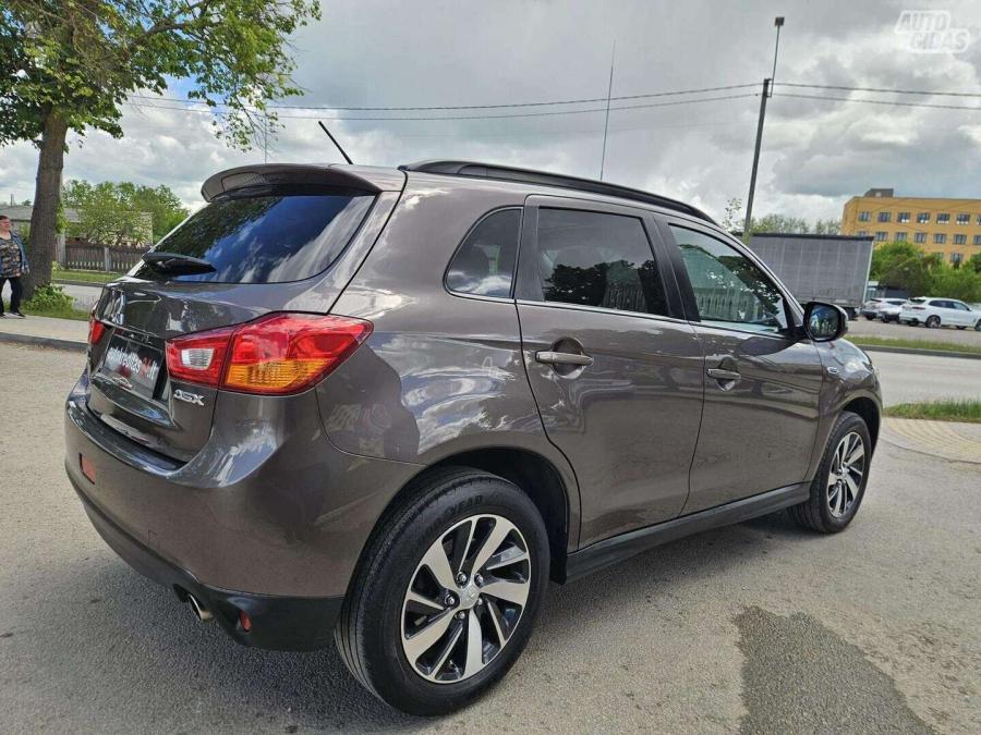 Brown Mitsubishi ASX 2015 in Siauliai, with an engine capacity of 1.80 L and mileage of 217 thousand km for 7450 €, photo 6 on AUTOMOTO.COM.LV