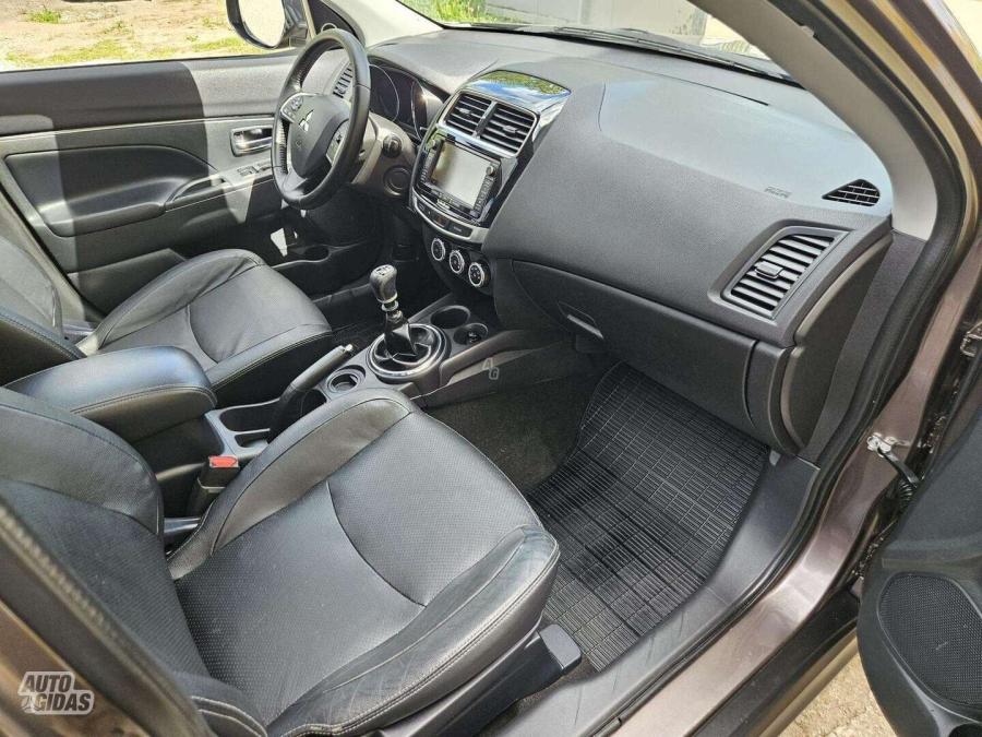 Brown Mitsubishi ASX 2015 in Siauliai, with an engine capacity of 1.80 L and mileage of 217 thousand km for 7450 €, photo 20 on AUTOMOTO.COM.LV
