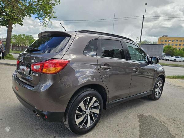 Brūns Mitsubishi ASX 2015 Šauļi, ar dzinēja tilpumu 1.80 L un nobraukumu 217 tūkst. km par 7450 €, foto 5 vietnē AUTOMOTO.COM.LV