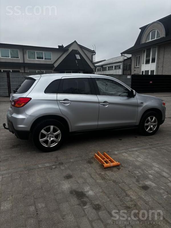 Mitsubishi ASX 2012 in Liepaja, with an engine capacity of 1.80 L and mileage of 227 thousand km for 4800 €, photo 3 on AUTOMOTO.COM.LV