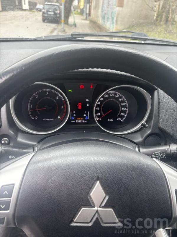 Mitsubishi ASX 2012 in Liepaja, with an engine capacity of 1.80 L and mileage of 227 thousand km for 4800 €, photo 8 on AUTOMOTO.COM.LV