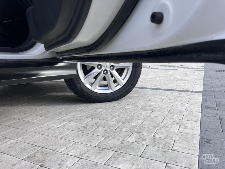 Mitsubishi ASX 2013 Šauļi, ar dzinēja tilpumu 2.20 L un nobraukumu 195 tūkst. km par 5999 €, foto 25 vietnē AUTOMOTO.COM.LV