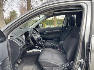 Grey Mitsubishi ASX 2010 in Riga, with an engine capacity of 1.80 L and mileage of 284 thousand km for 5490 €, photo 12 on AUTOMOTO.COM.LV