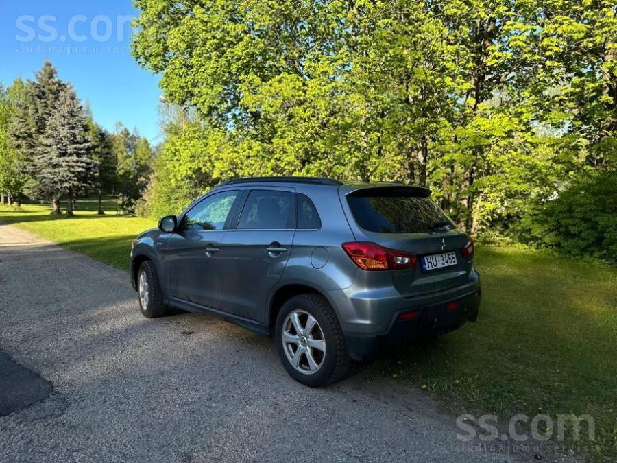 Grey Mitsubishi ASX 2011 in Riga, with an engine capacity of 1.80 L and mileage of 229 thousand km for 5200 €, photo 4 on AUTOMOTO.COM.LV