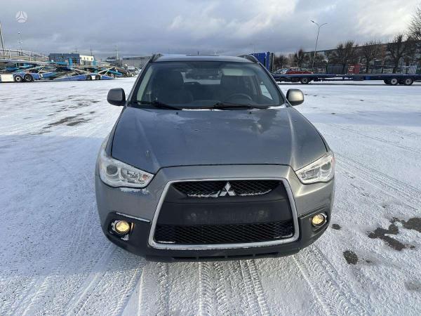 Grey Mitsubishi ASX 2011 in Marijampole, with an engine capacity of 1.80 L and mileage of 236 thousand km for 2950 €, photo 2 on AUTOMOTO.COM.LV