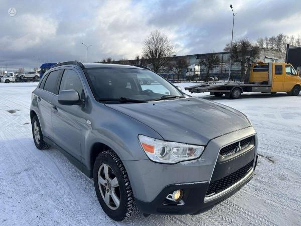 Grey Mitsubishi ASX 2011 in Marijampole, with an engine capacity of 1.80 L and mileage of 236 thousand km for 2950 €, photo 3 on AUTOMOTO.COM.LV