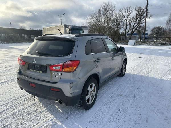 Grey Mitsubishi ASX 2011 in Marijampole, with an engine capacity of 1.80 L and mileage of 236 thousand km for 2950 €, photo 5 on AUTOMOTO.COM.LV