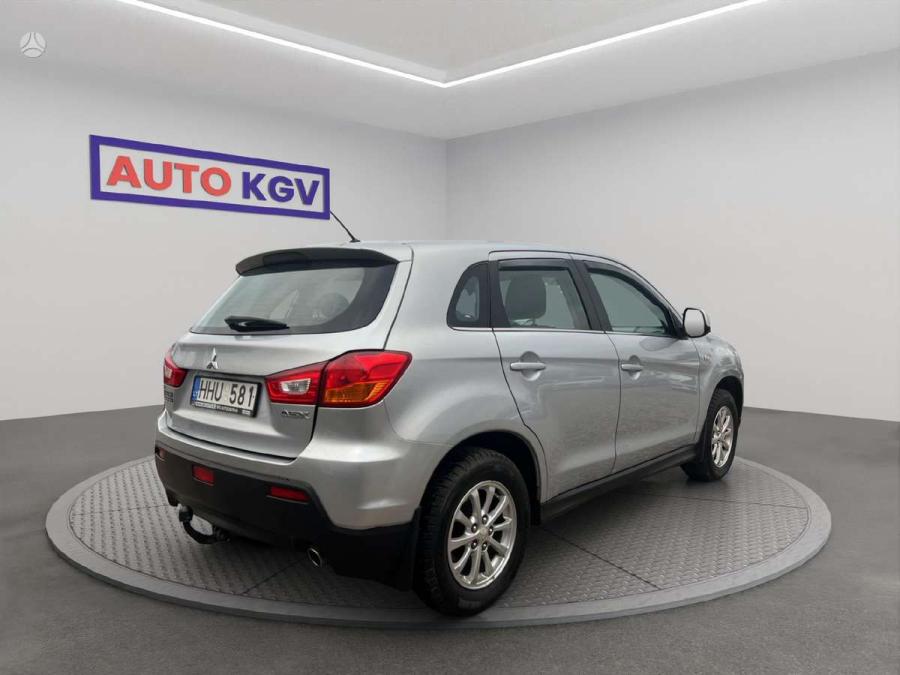 Pelēks Mitsubishi ASX 2011 Kauņa, ar dzinēja tilpumu 1.60 L un nobraukumu 259 tūkst. km par 4999 €, foto 5 vietnē AUTOMOTO.COM.LV