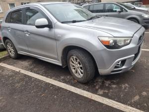 Pelēks Mitsubishi ASX 2011 Alīta, ar dzinēja tilpumu 2.00 L un nobraukumu 210 tūkst. km par 4150 €, foto 4 vietnē AUTOMOTO.COM.LV