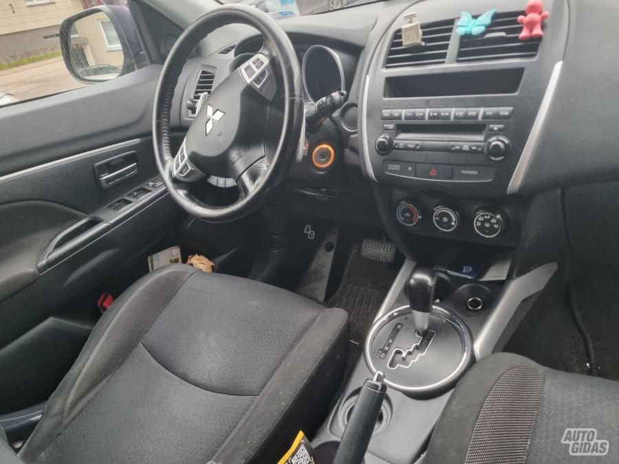 Pelēks Mitsubishi ASX 2011 Alīta, ar dzinēja tilpumu 2.00 L un nobraukumu 210 tūkst. km par 4150 €, foto 9 vietnē AUTOMOTO.COM.LV