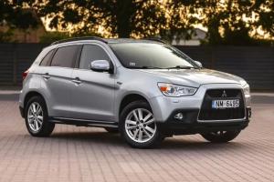 Grey Mitsubishi ASX 2011 in Jelgava, with an engine capacity of 1.80 L and mileage of 222 thousand km for 7400 €, photo 3 on AUTOMOTO.COM.LV