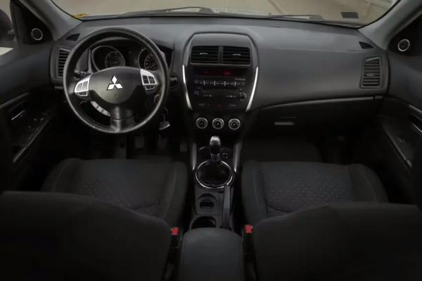 Pelēks Mitsubishi ASX 2011 Jelgava, ar dzinēja tilpumu 1.80 L un nobraukumu 222 tūkst. km par 7400 €, foto 5 vietnē AUTOMOTO.COM.LV