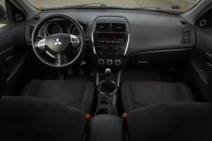 Grey Mitsubishi ASX 2011 in Jelgava, with an engine capacity of 1.80 L and mileage of 222 thousand km for 7400 €, photo 6 on AUTOMOTO.COM.LV
