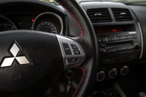 Pelēks Mitsubishi ASX 2011 Jelgava, ar dzinēja tilpumu 1.80 L un nobraukumu 222 tūkst. km par 7400 €, foto 7 vietnē AUTOMOTO.COM.LV
