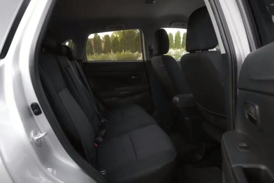 Grey Mitsubishi ASX 2011 in Jelgava, with an engine capacity of 1.80 L and mileage of 222 thousand km for 7400 €, photo 16 on AUTOMOTO.COM.LV